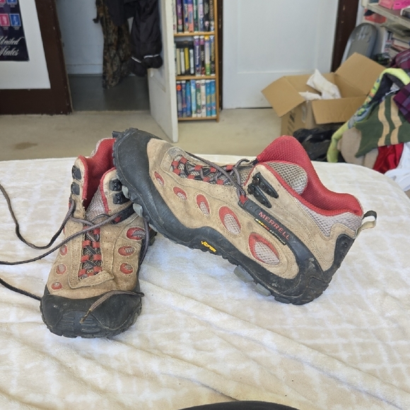Merrell | Shoes | Merrell Tan And Red Mens Sneakers | Poshmark